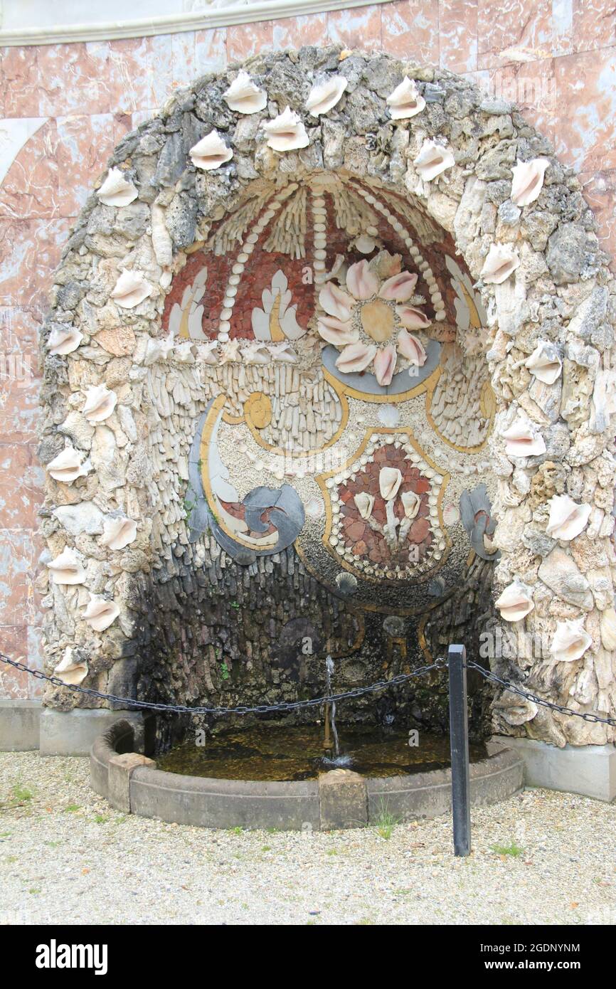 Shell Shaped Basin High Resolution Stock Photography and Images - Alamy