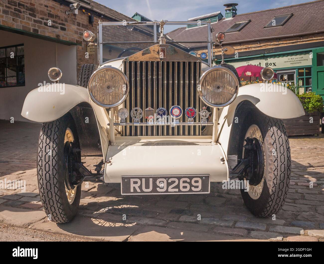 Coach built car hi-res stock photography and images - Alamy