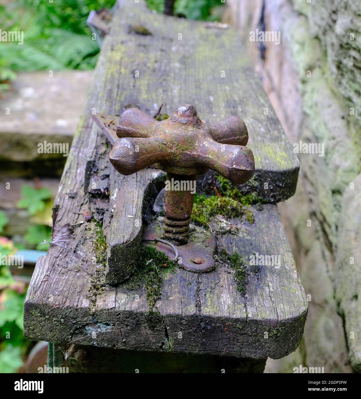 Old mangle hi-res stock photography and images - Alamy