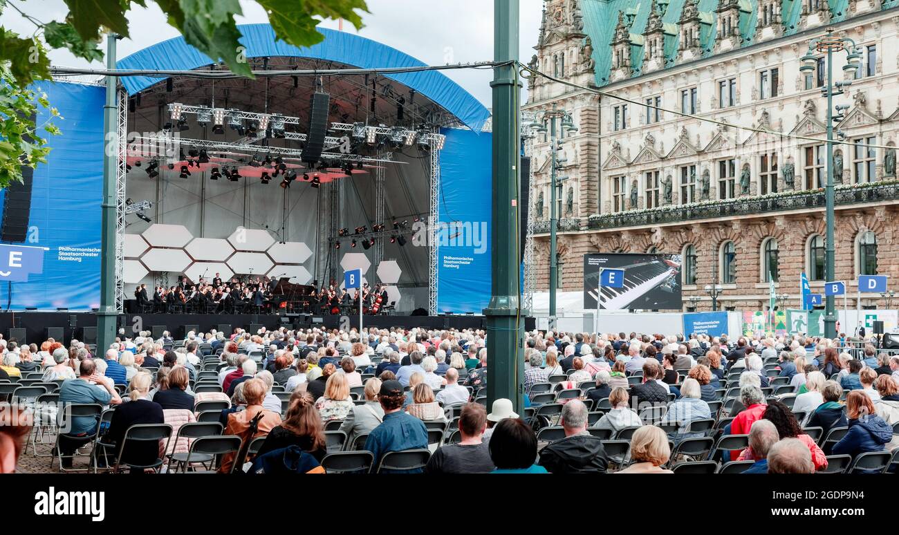 Hamburg, Germany. 14th Aug, 2021. The Philharmonic State Orchestra ...