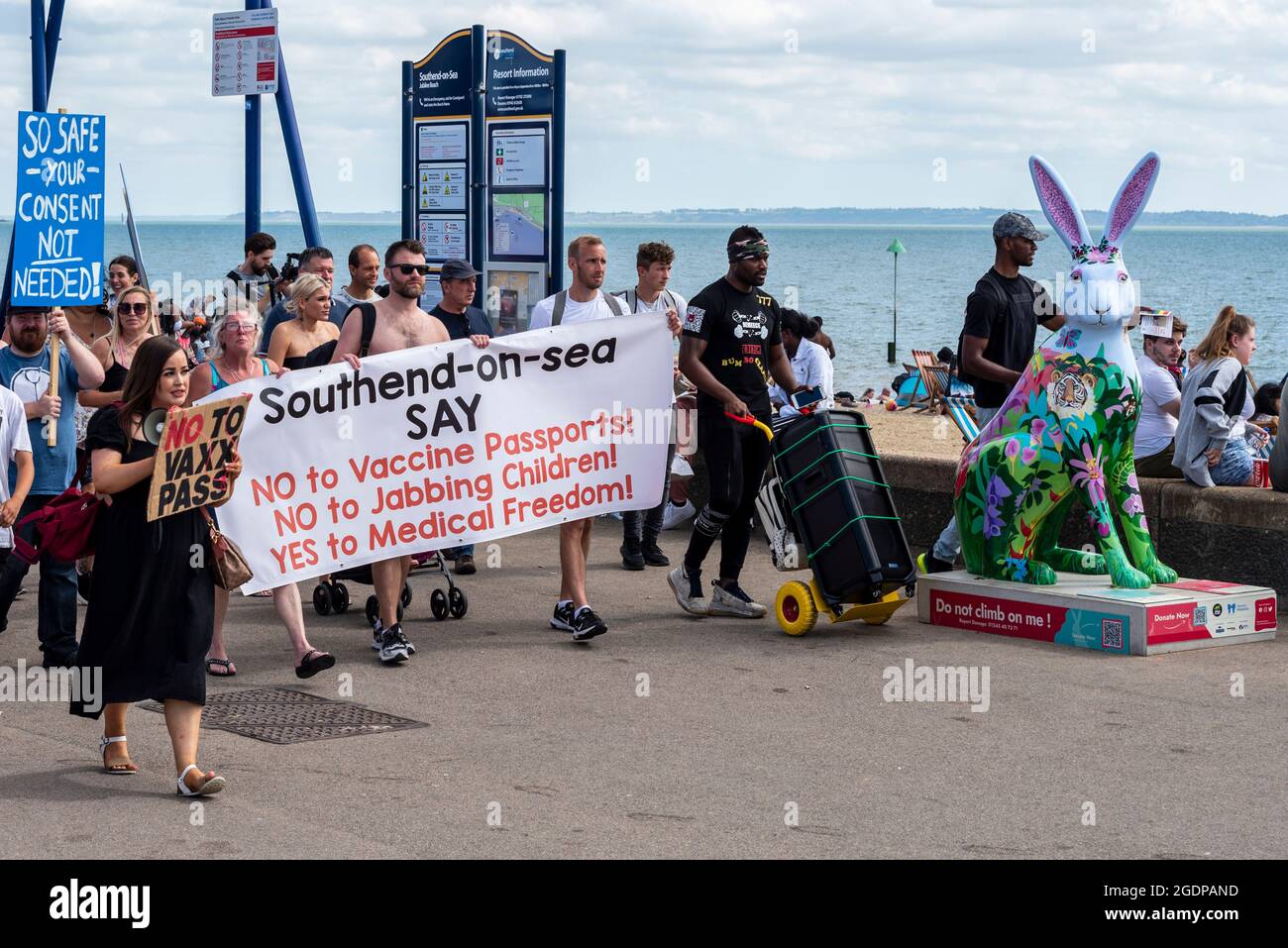 Front of british passport hi-res stock photography and images - Alamy