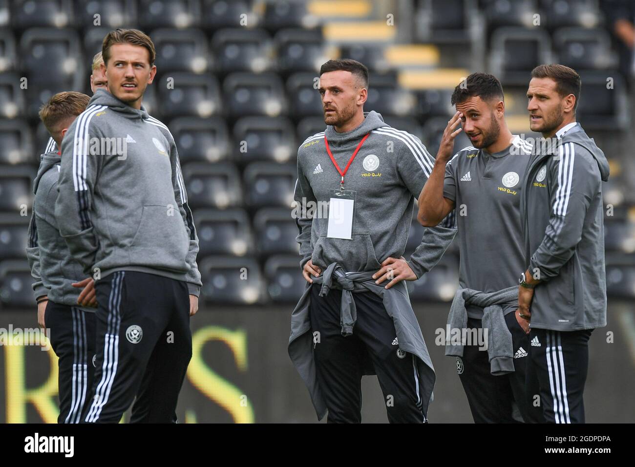 Sheffield united on pitch hi-res stock photography and images - Alamy