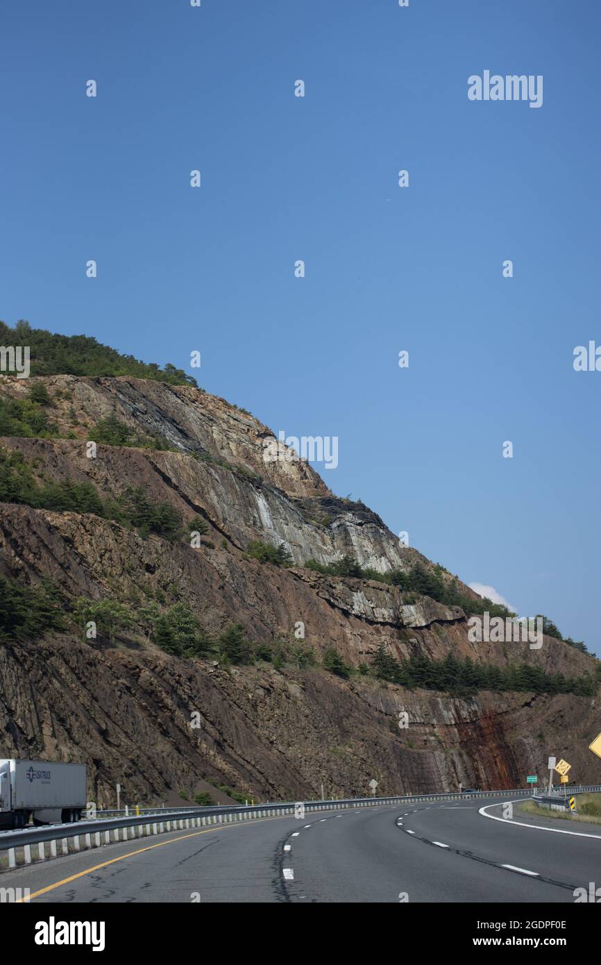 Sidling hi-res stock photography and images - Alamy