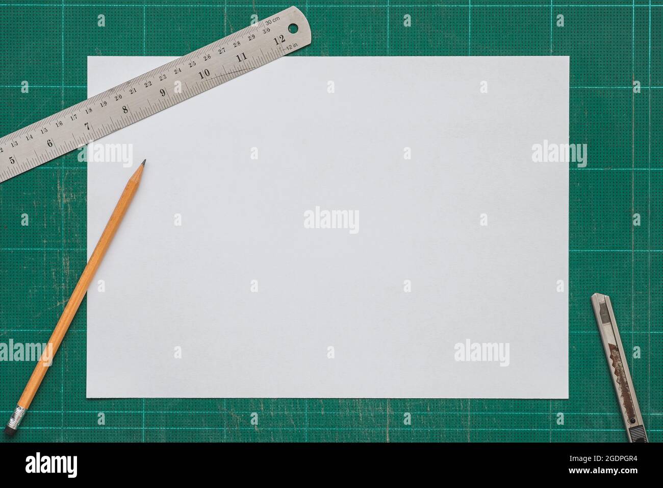 Cutting mat ruler hi-res stock photography and images - Alamy