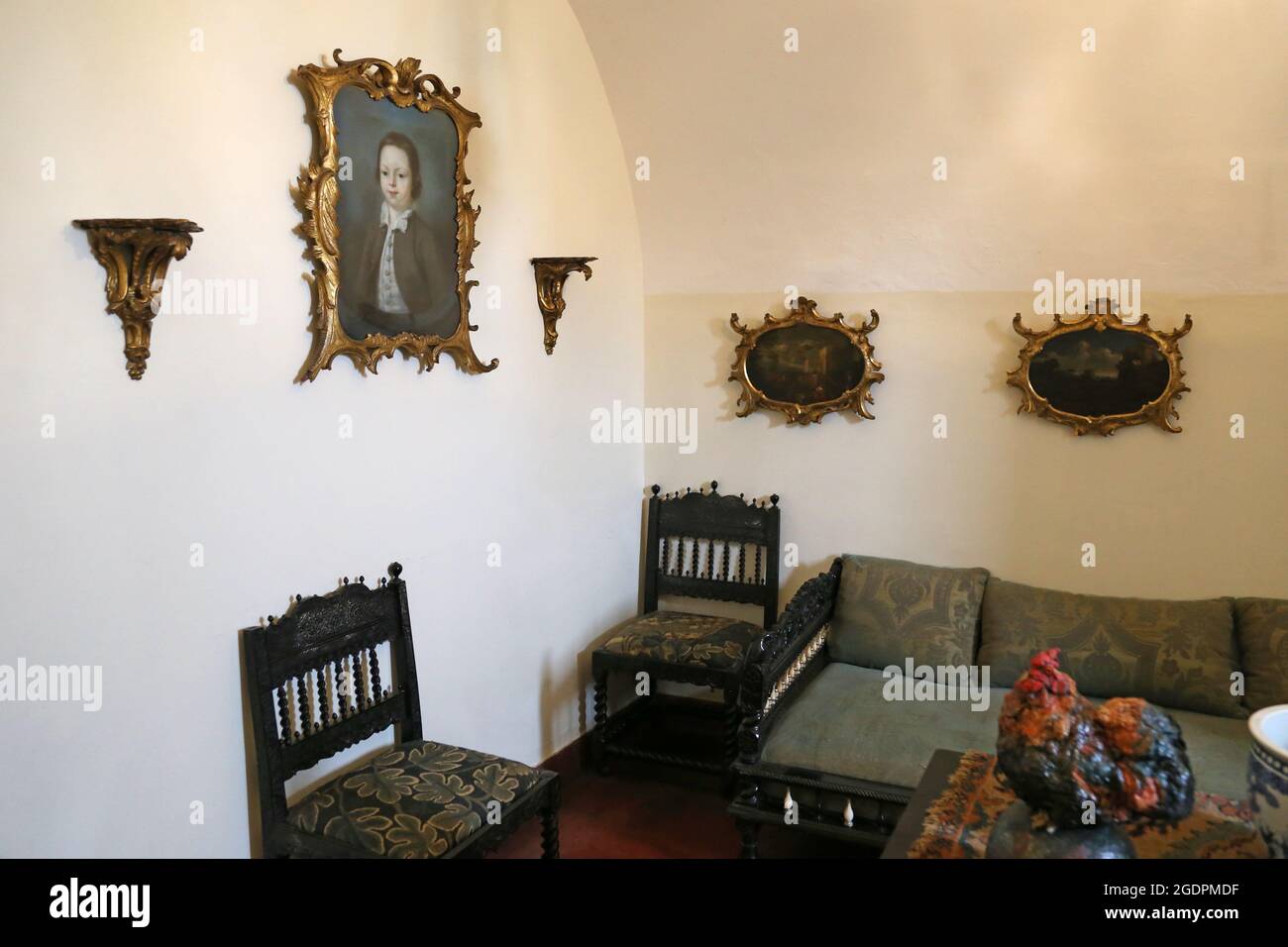 Berkeley castle interior hi-res stock photography and images - Alamy