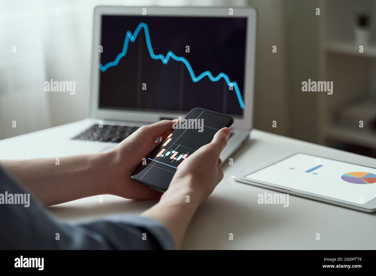 Gen z app hi-res stock photography and images - Alamy