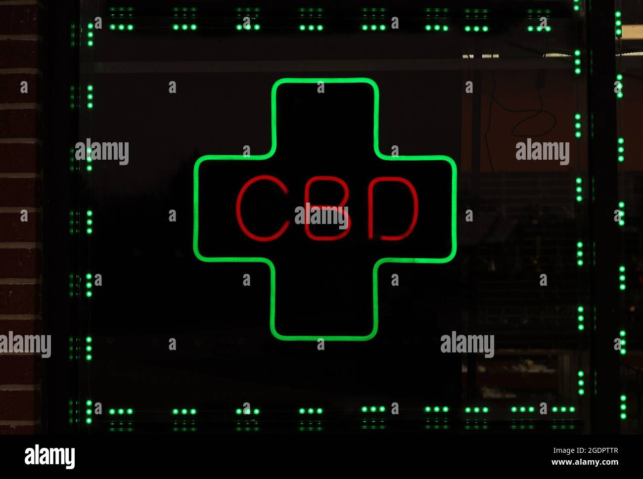 Pharmacy neon sign in night hi-res stock photography and images - Alamy