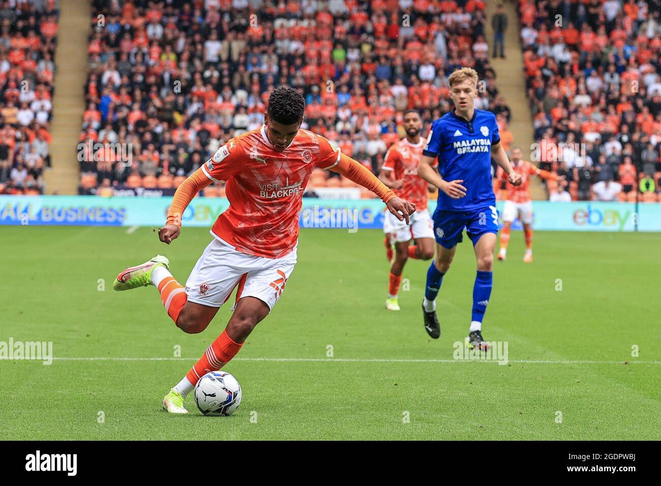 Tyreece John-Jules #28 of Blackpool crosses the ball Stock Photo - Alamy