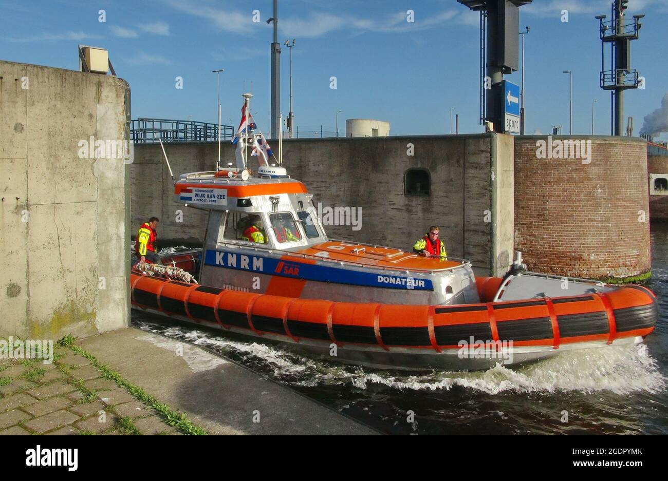 Small Lifeboat High Resolution Stock Photography and Images - Alamy