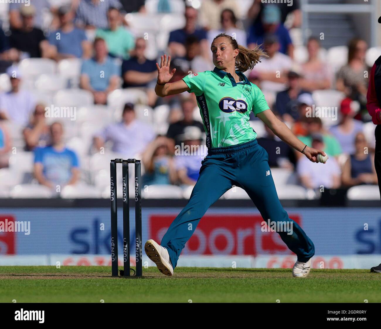 14 August, 2021. London, UK. Tash Farrant of The Oval Invincibles ...