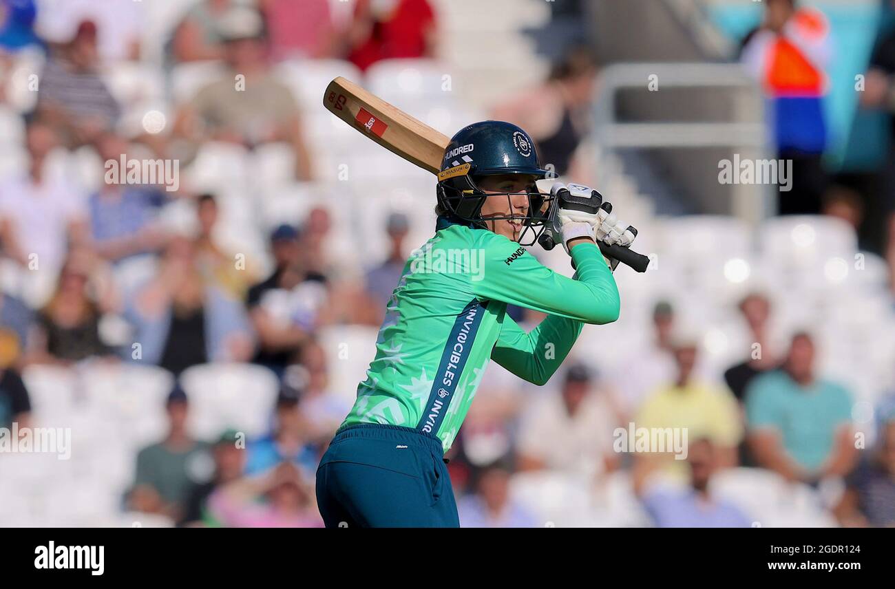 14 August, 2021. London, UK. Georgia Adams of The Oval Invincibles ...