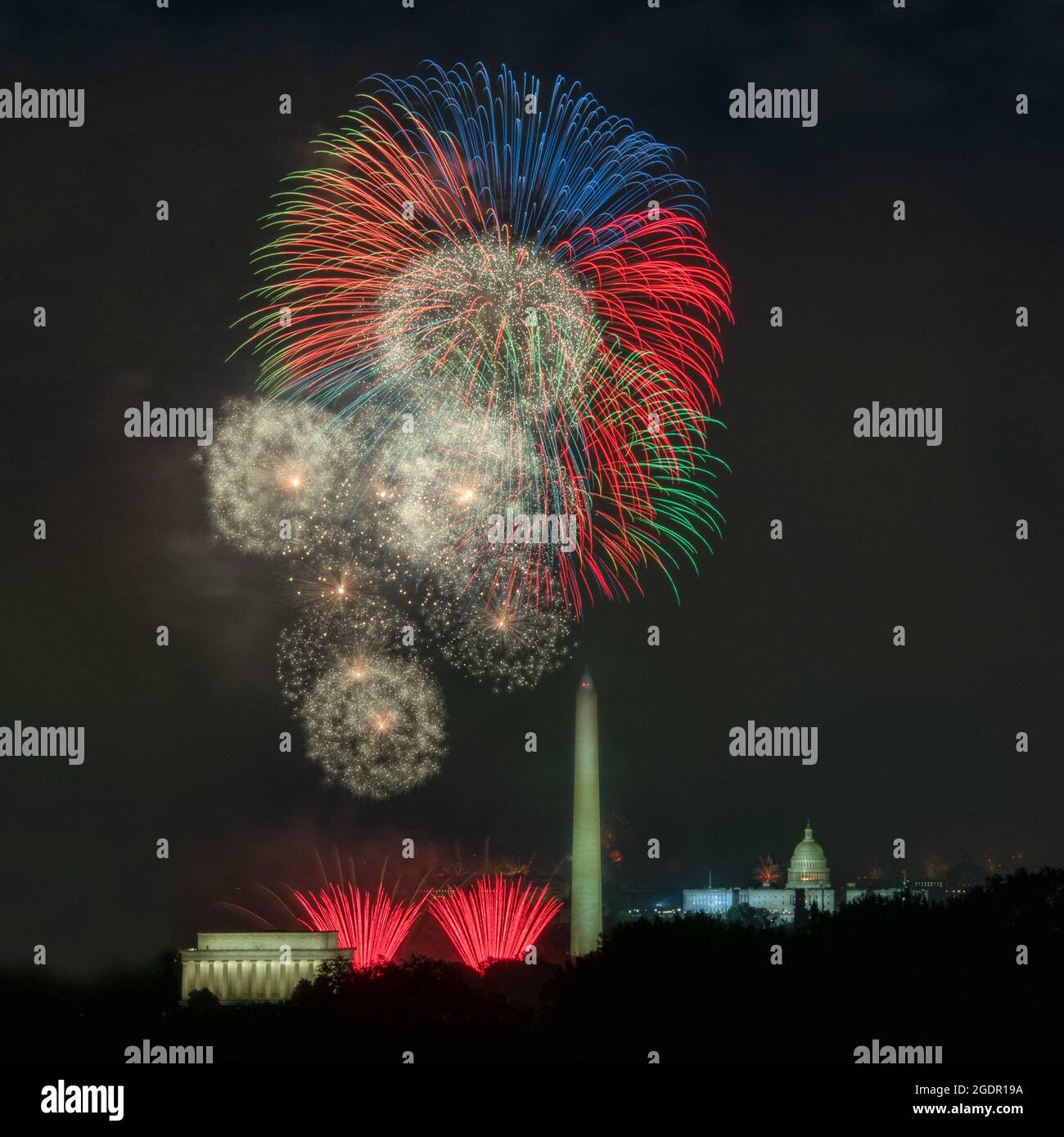 Fireworks water dc hi-res stock photography and images - Alamy