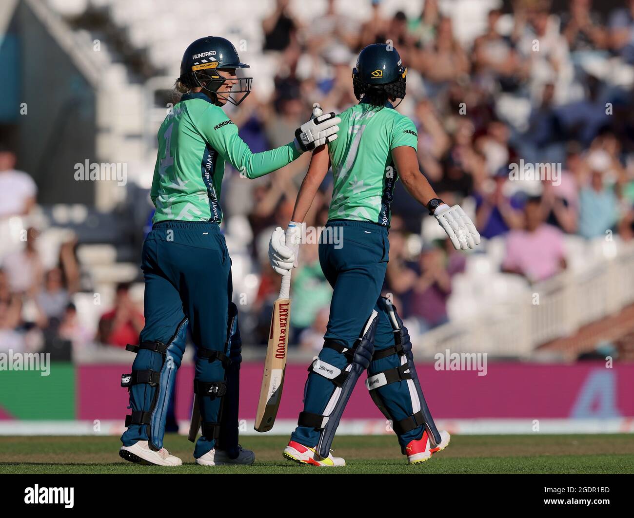 14 August, 2021. London, UK. Georgia Adams and Marizanne Kapp of The ...