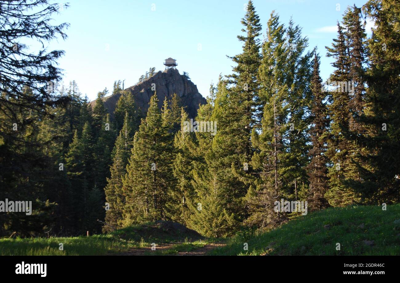Red Top Mountain Lookout Tower Stock Photo - Alamy