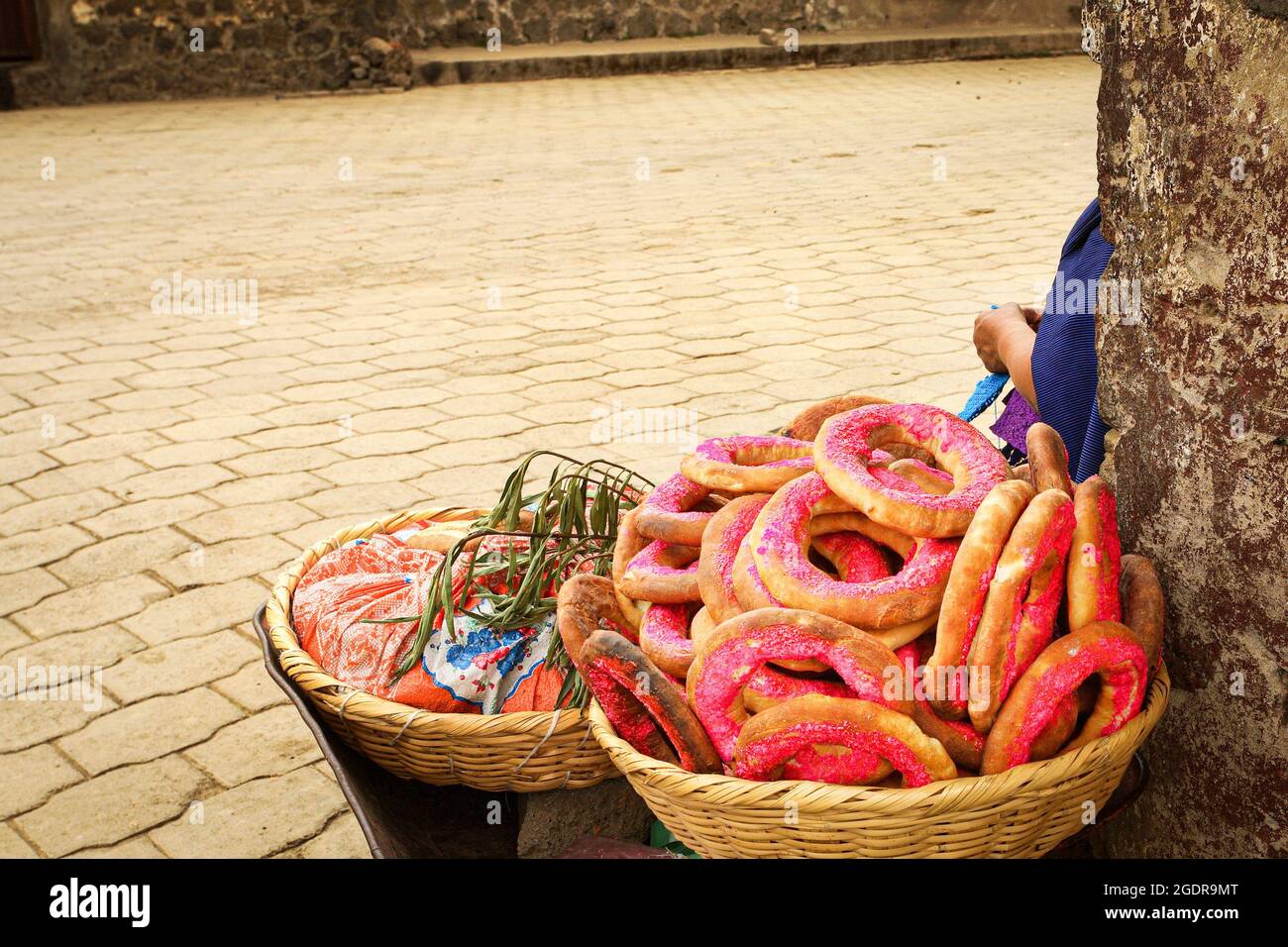 Traditional purepecha dress hi-res stock photography and images - Alamy