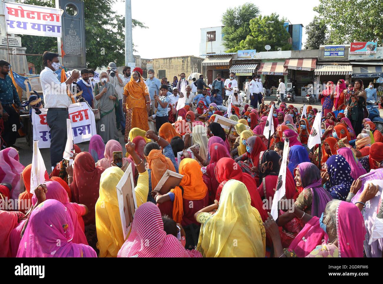 Aruna roy hi-res stock photography and images - Alamy