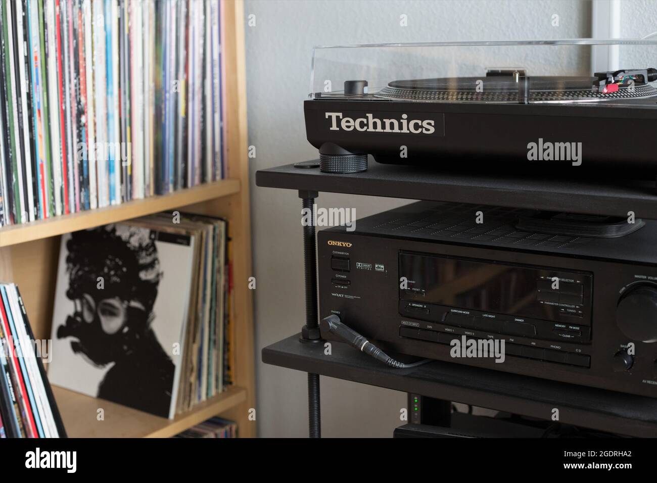 Technics record player hi-res stock photography and images - Alamy