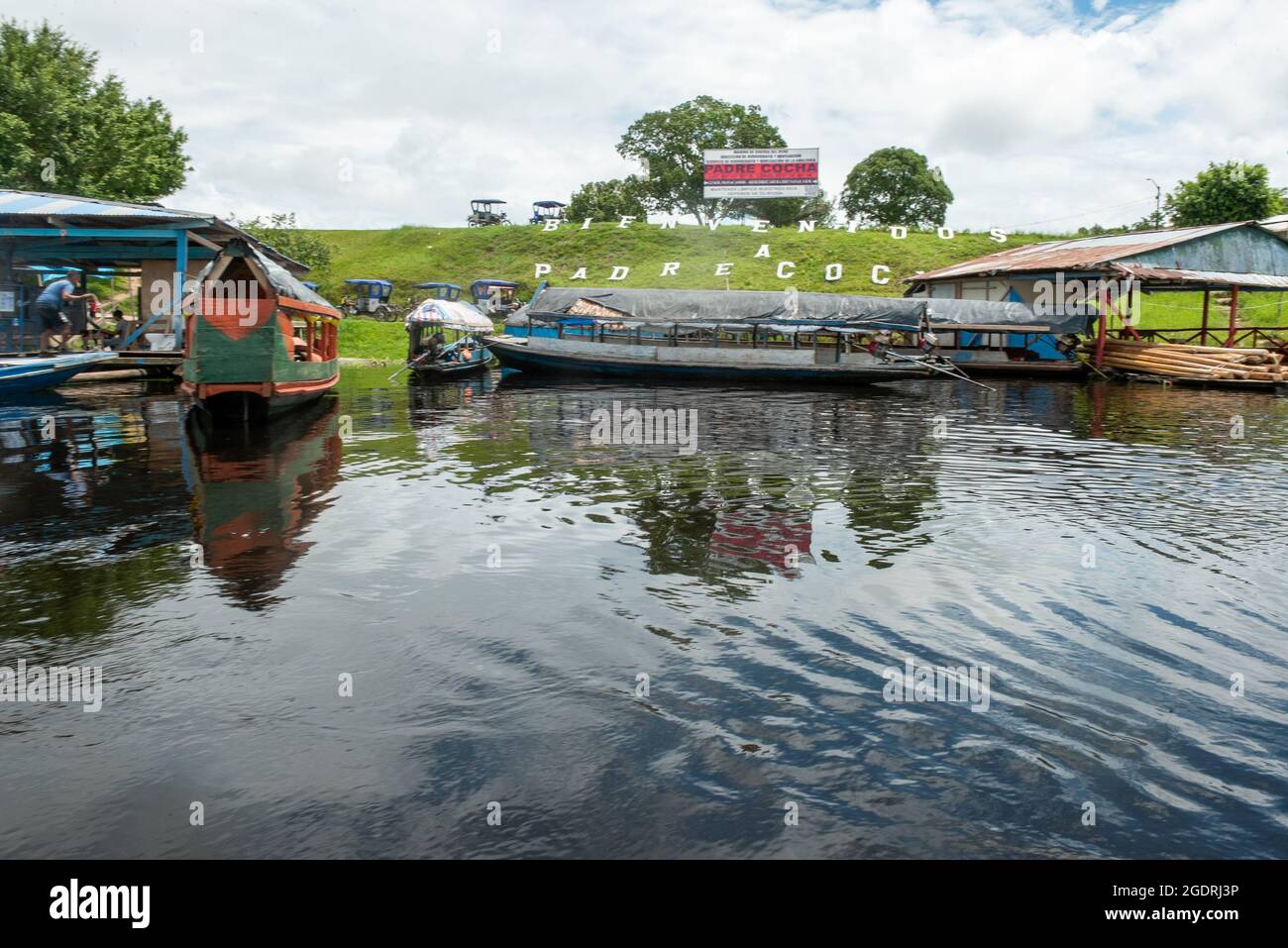 Peruvian River People High Resolution Stock Photography and Images - Alamy
