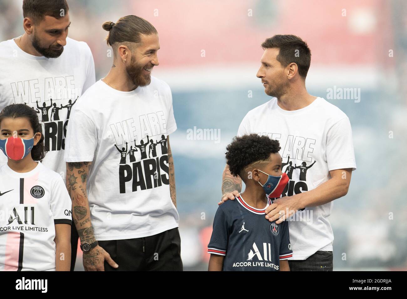 New signings, Sergio Ramos and Lionel Messi of Paris Saint-Germain pose ...