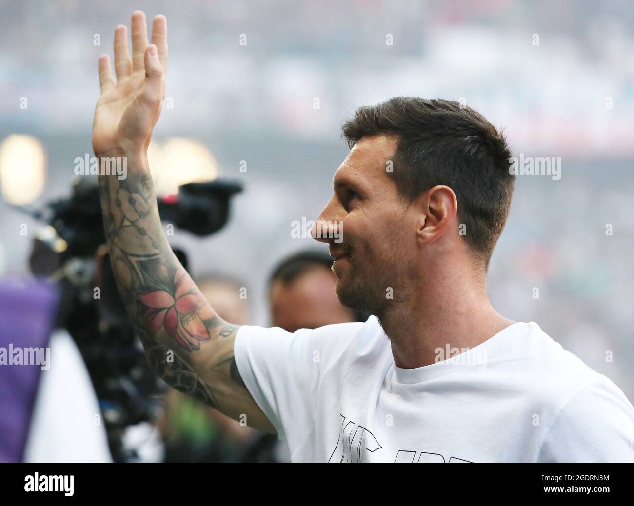 Paris, France. 14th Aug, 2021. Argentinian forward Lionel Messi greets ...