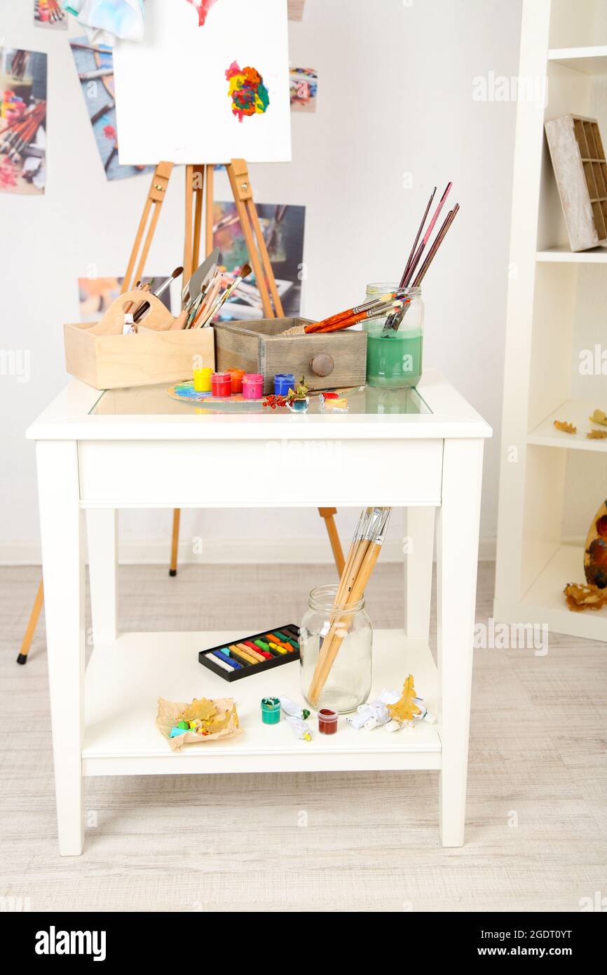 Professional art studio Stock Photo - Alamy