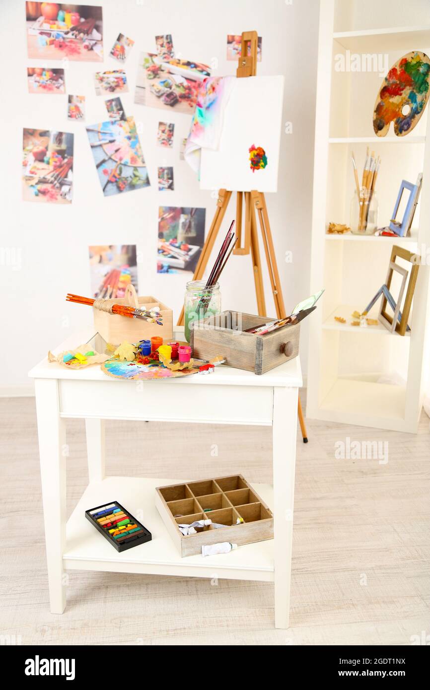 Professional art studio Stock Photo - Alamy
