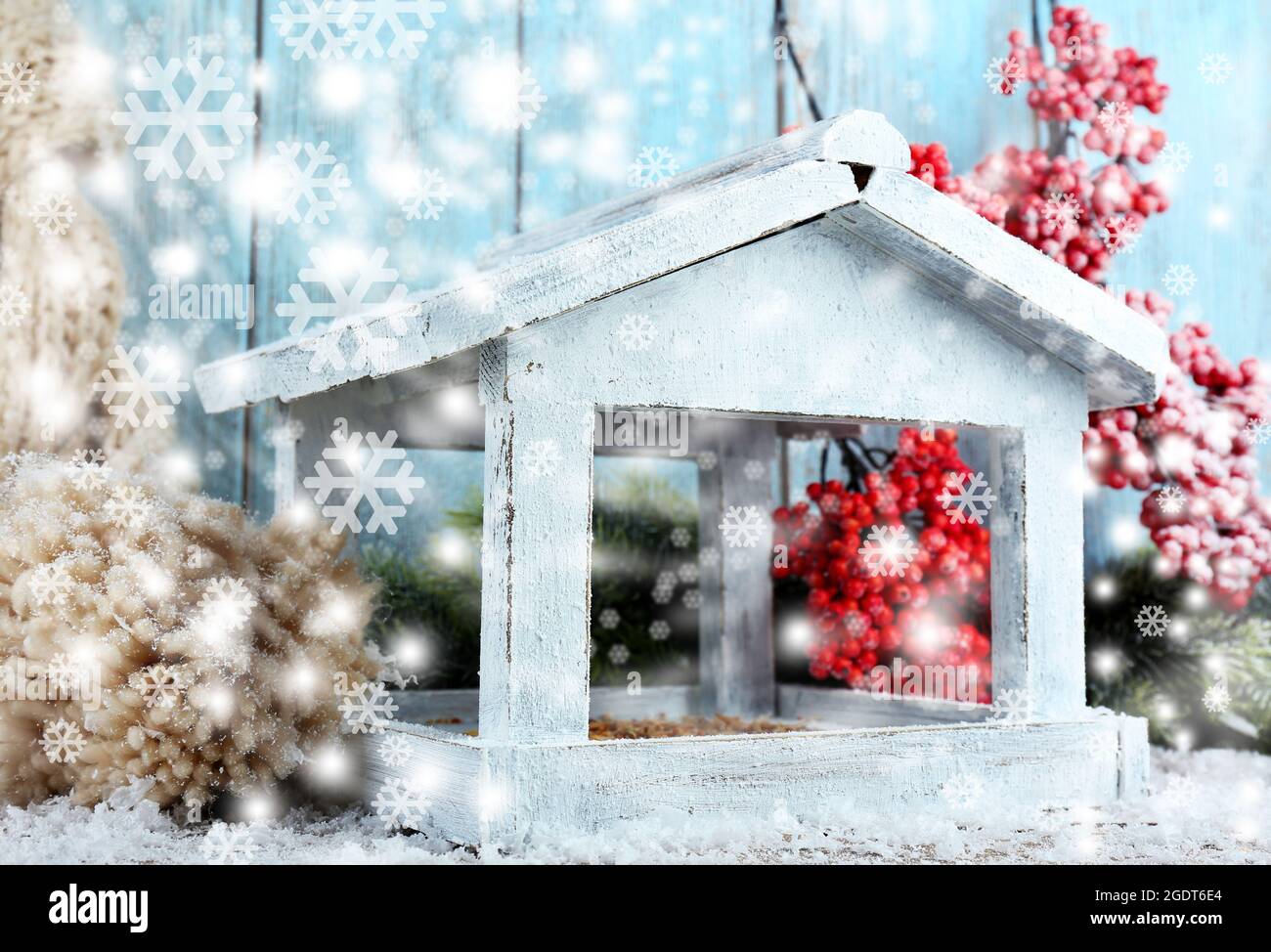 Handmade birdhouse in winter Stock Photo - Alamy