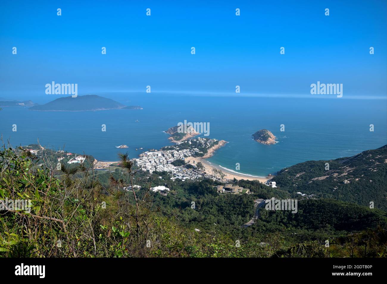 View of the ocean from Dragon´s Back Mountain Trail, Hong Kong, China ...