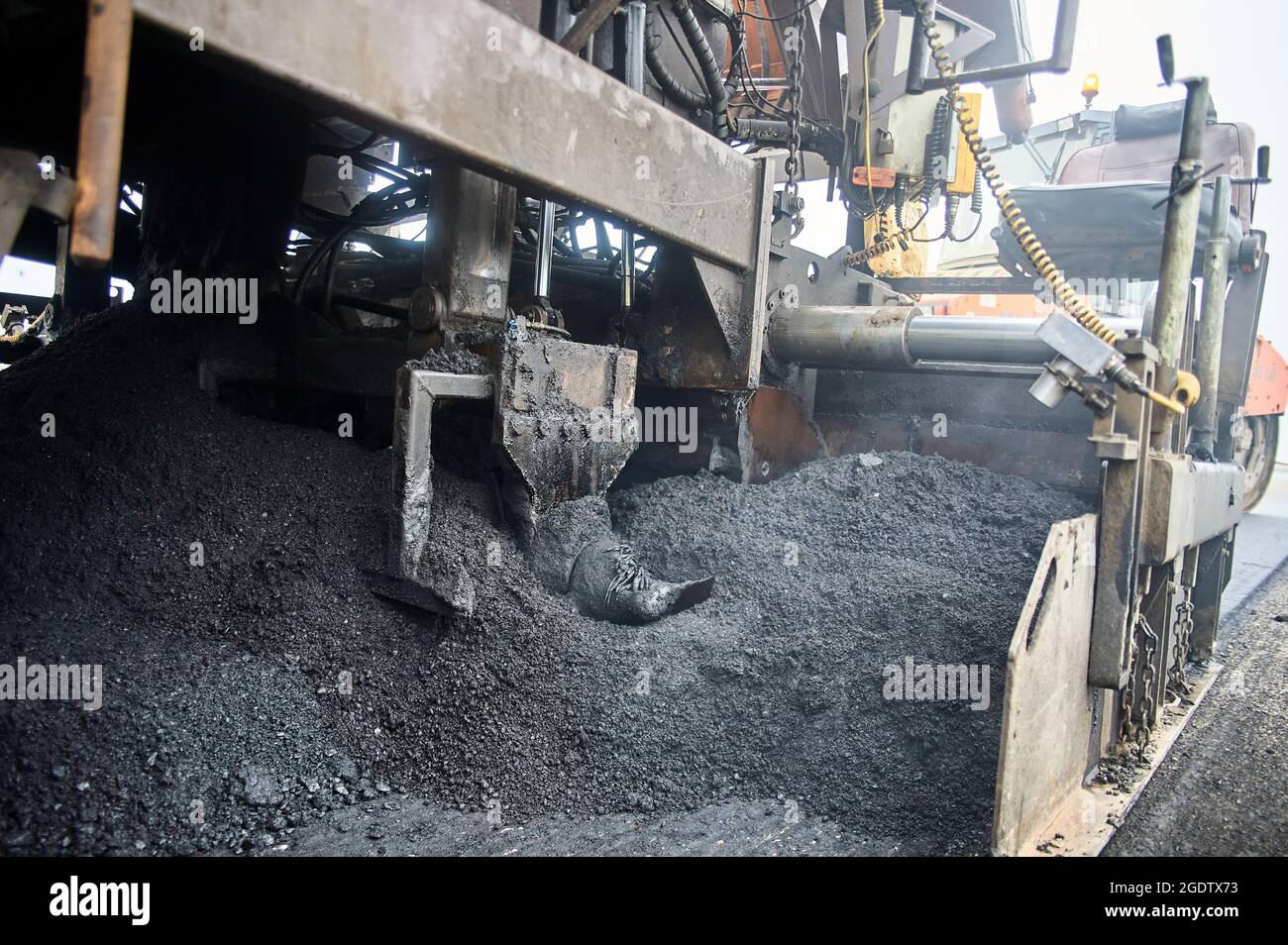 Paving machine auger hi-res stock photography and images - Alamy