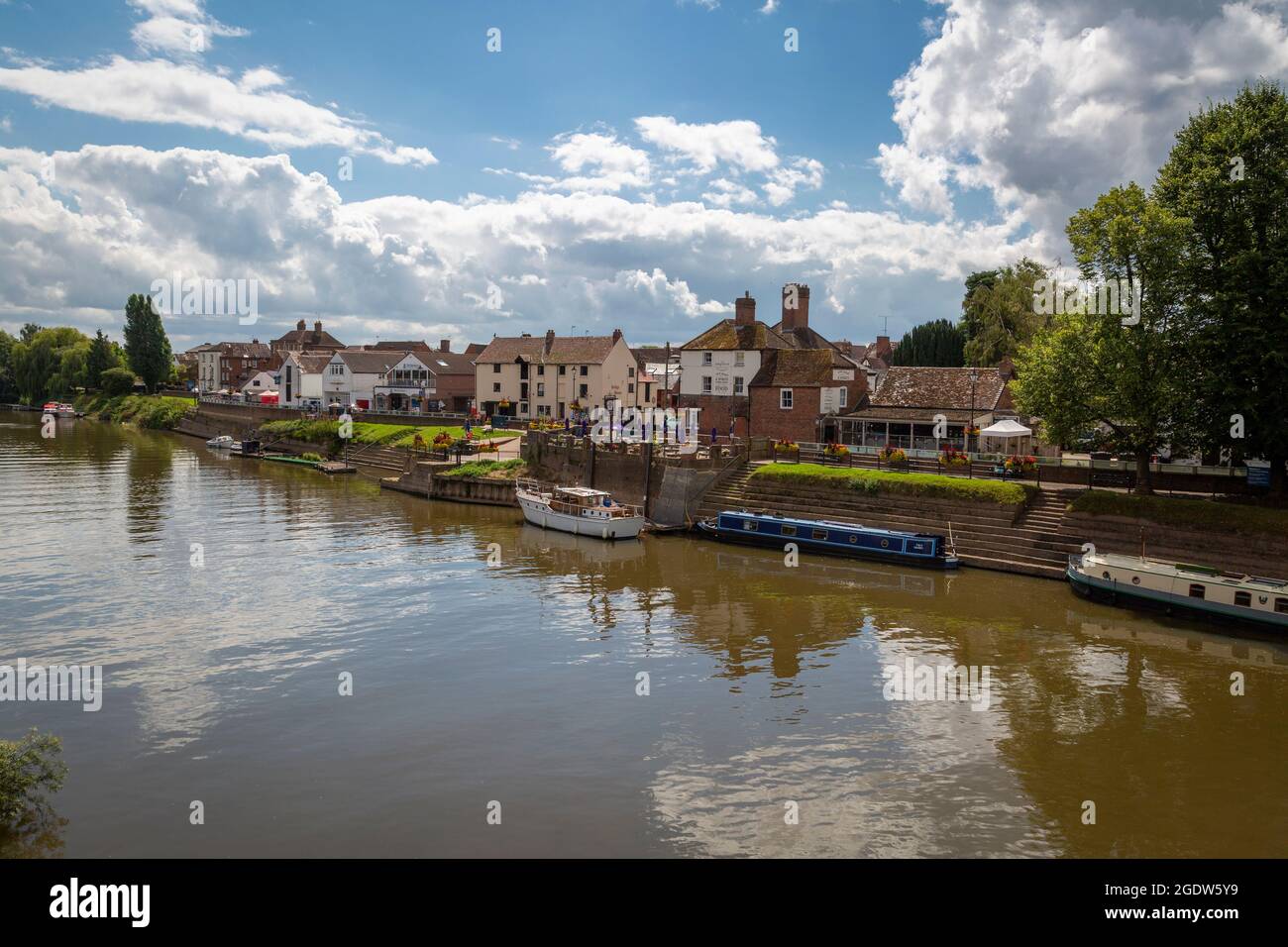 Editorial Upton on Severn, UK - August 10th, 2021: The riverside at ...