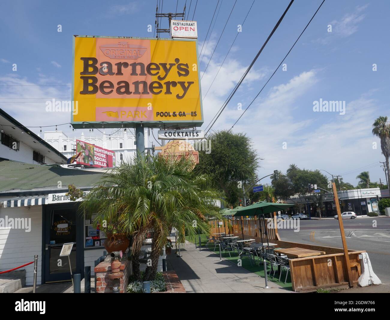 Barney’s beanery los angeles hi-res stock photography and images - Alamy