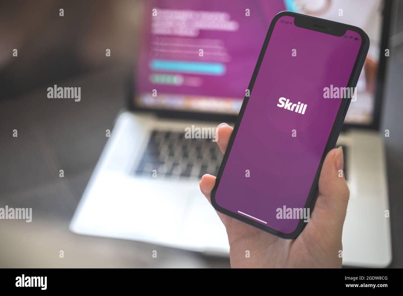 Skrill icon hi-res stock photography and images - Alamy