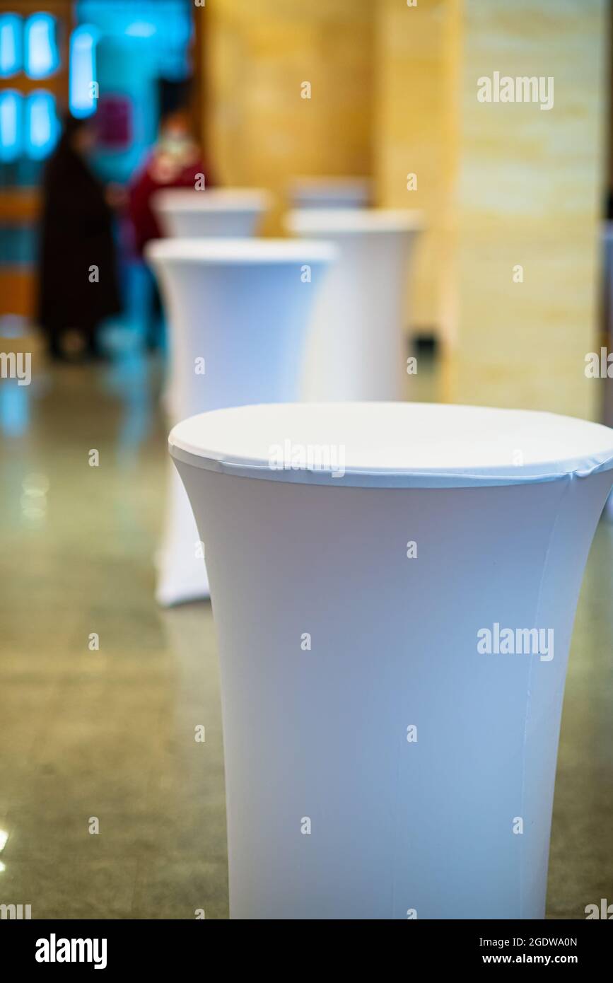 High round table for banquets and parties Stock Photo - Alamy