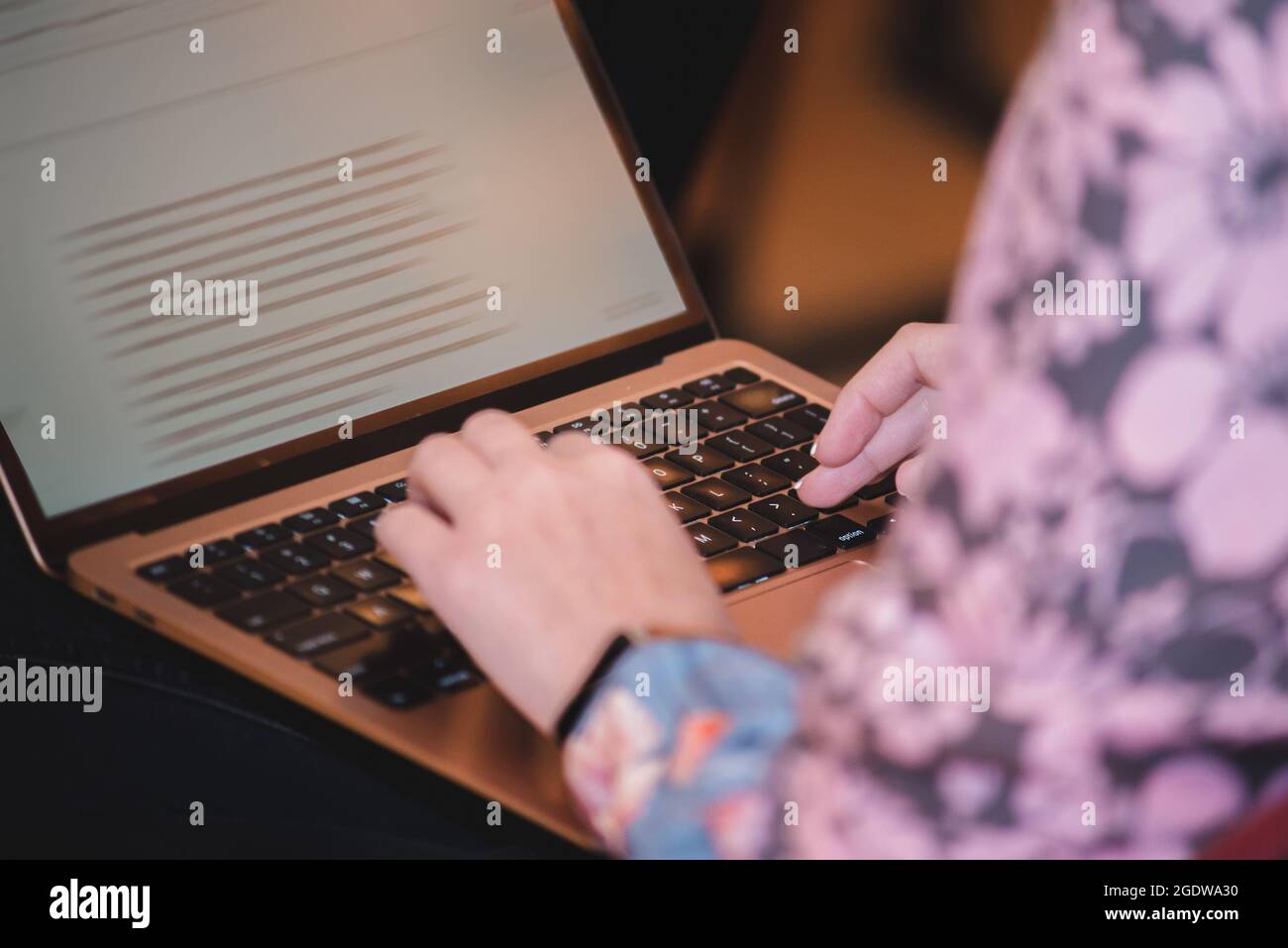 Female journalist blonde hi-res stock photography and images - Alamy