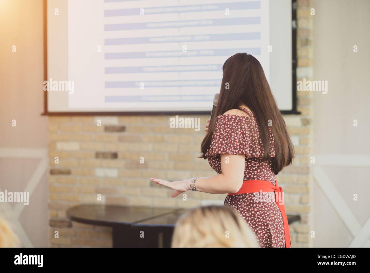 Female presentation speak hi-res stock photography and images - Alamy
