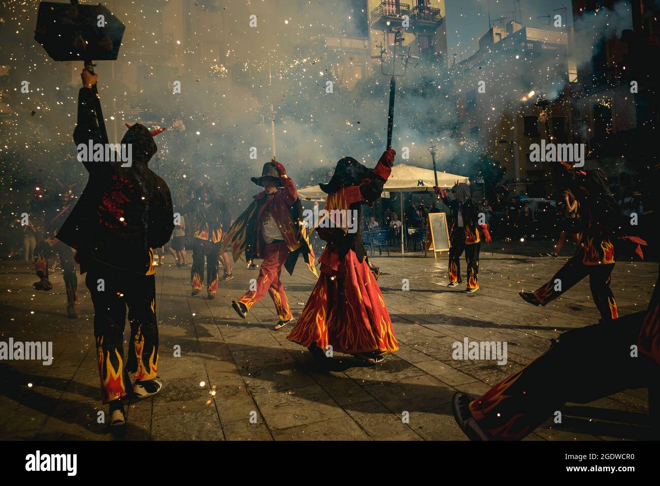 Barcelona, Spain. 15th Aug, 2021. Fire runners of the 'Diables Vell de ...