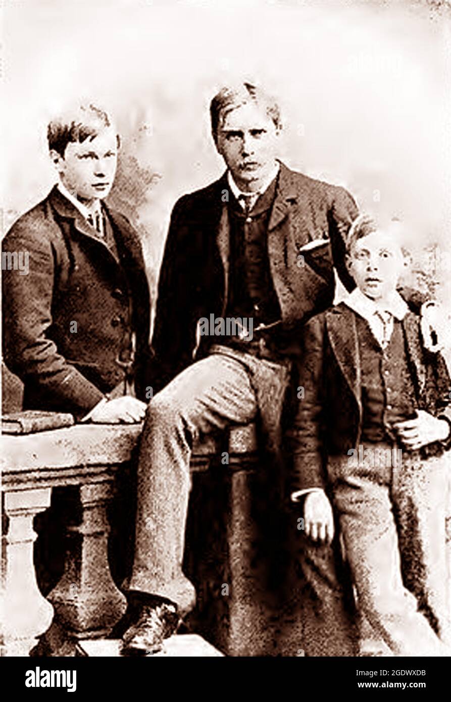 Yellow king horror High Resolution Stock Photography and Images - Alamy