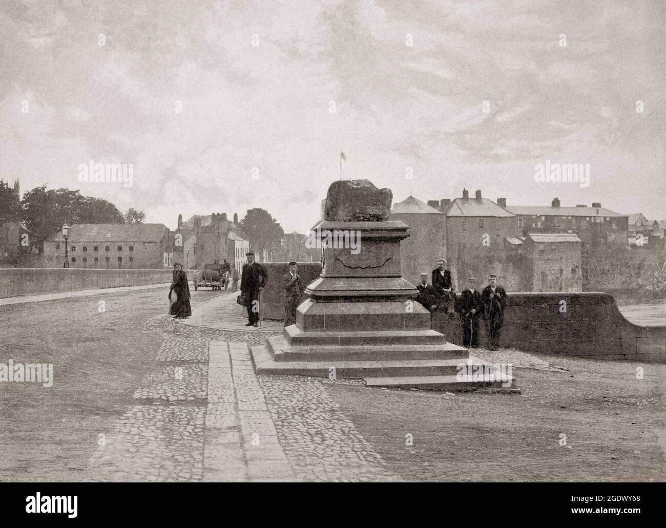 Treaty stone limerick hi-res stock photography and images - Alamy