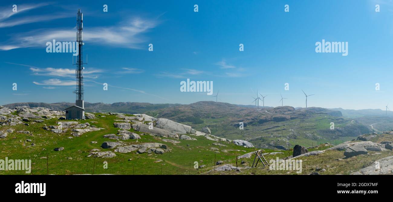 Cell phone tower rural hi-res stock photography and images - Alamy