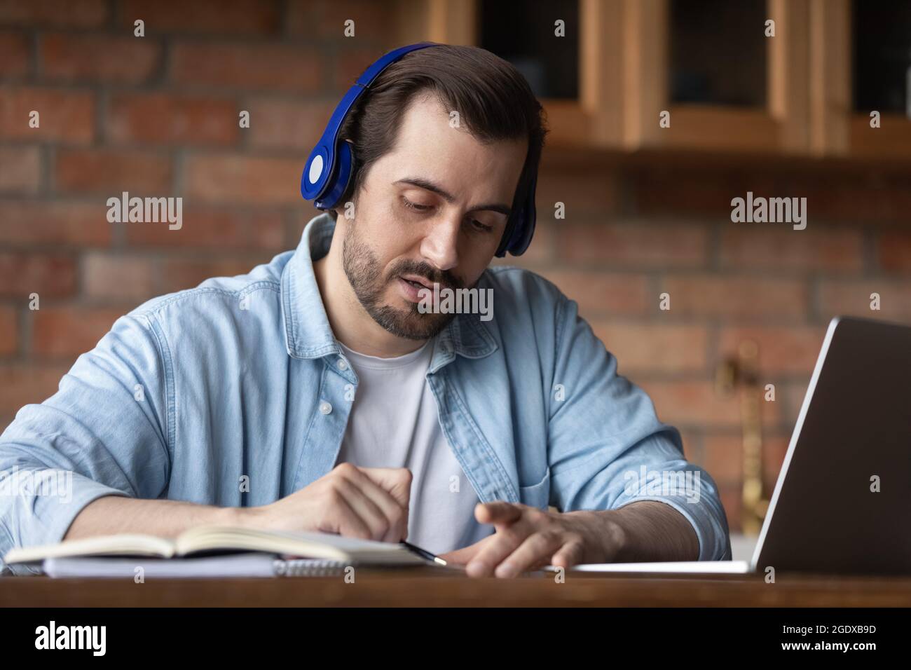 Distant lesson hi-res stock photography and images - Alamy