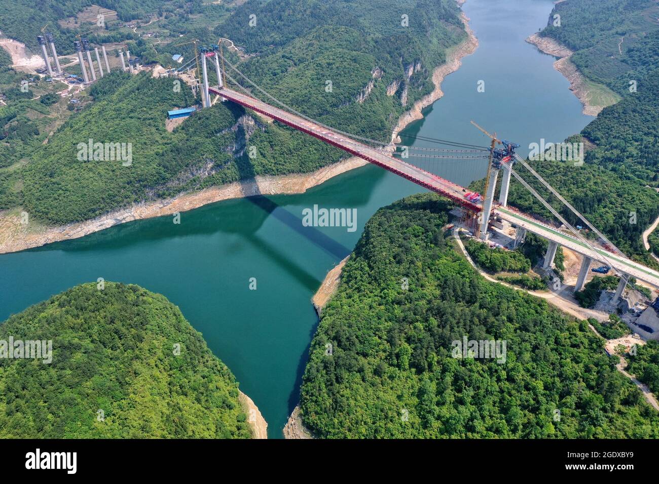 (210815) -- GUIYANG, Aug. 15, 2021 (Xinhua) -- Aerial photo shows ...