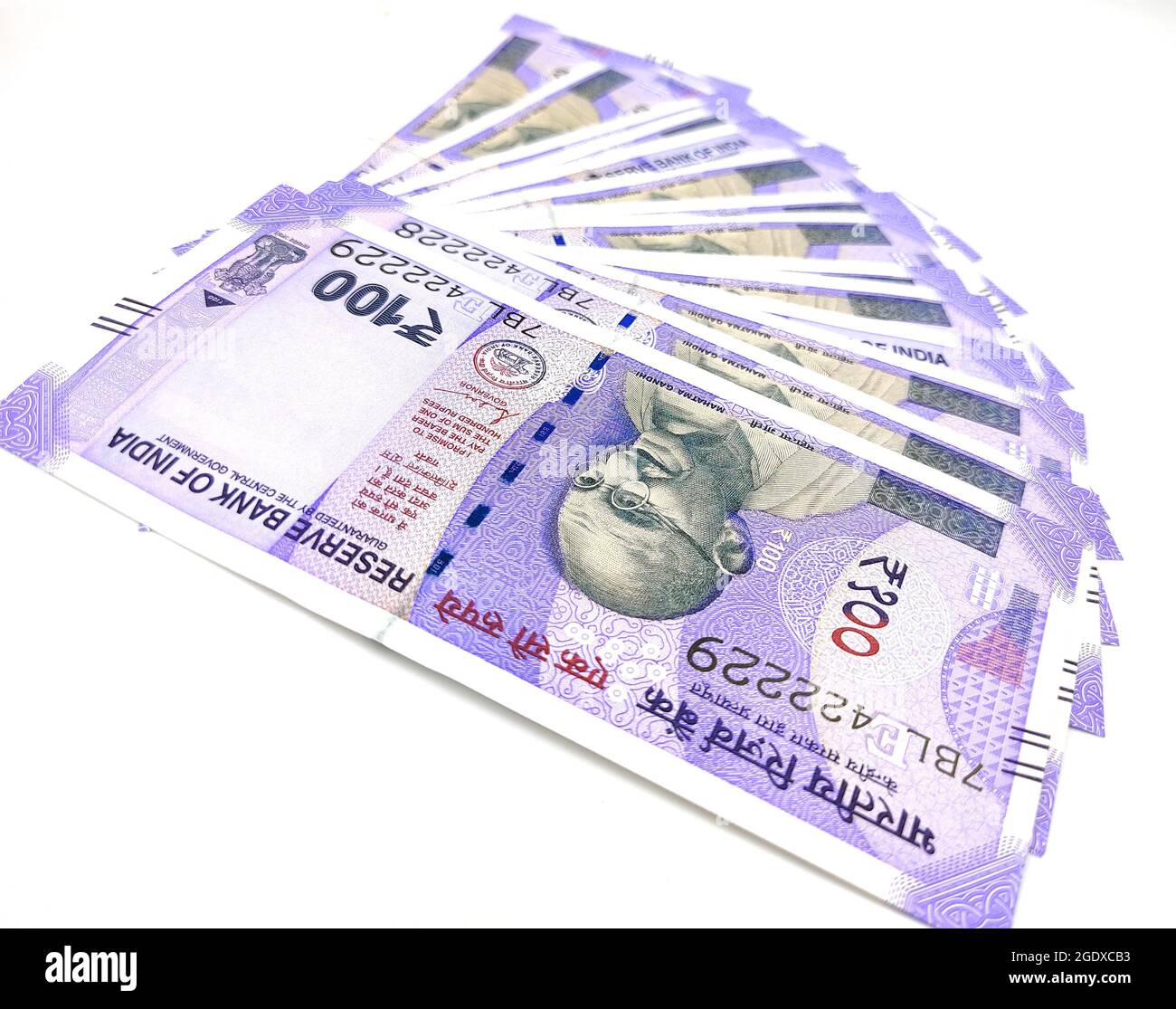 New 100 rupee currency note hi-res stock photography and images - Alamy