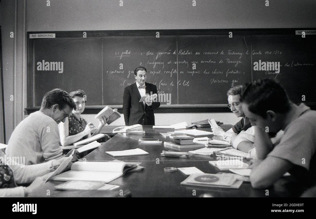 French classroom 1950s hi-res stock photography and images - Alamy