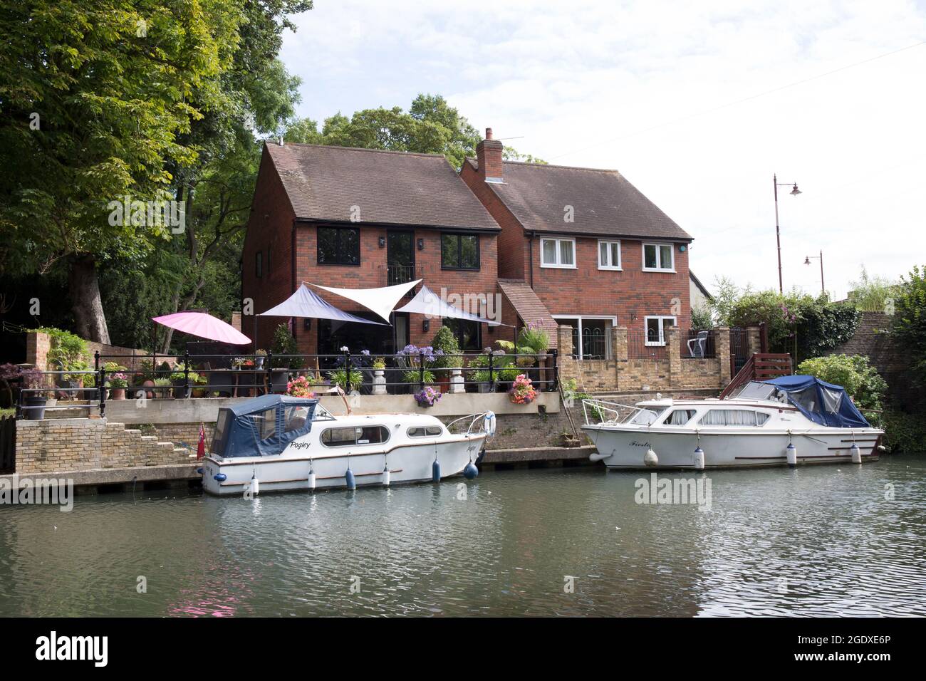 Stanstead abbotts hi-res stock photography and images - Alamy