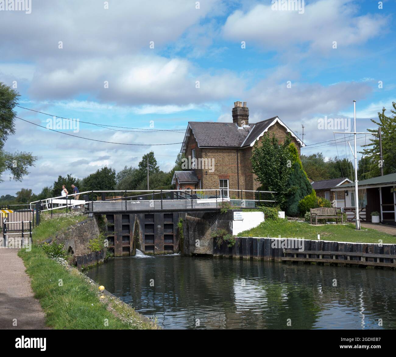 Lockkeepers House and Lock Gates River Lea Stanstead Lock Stanstead ...