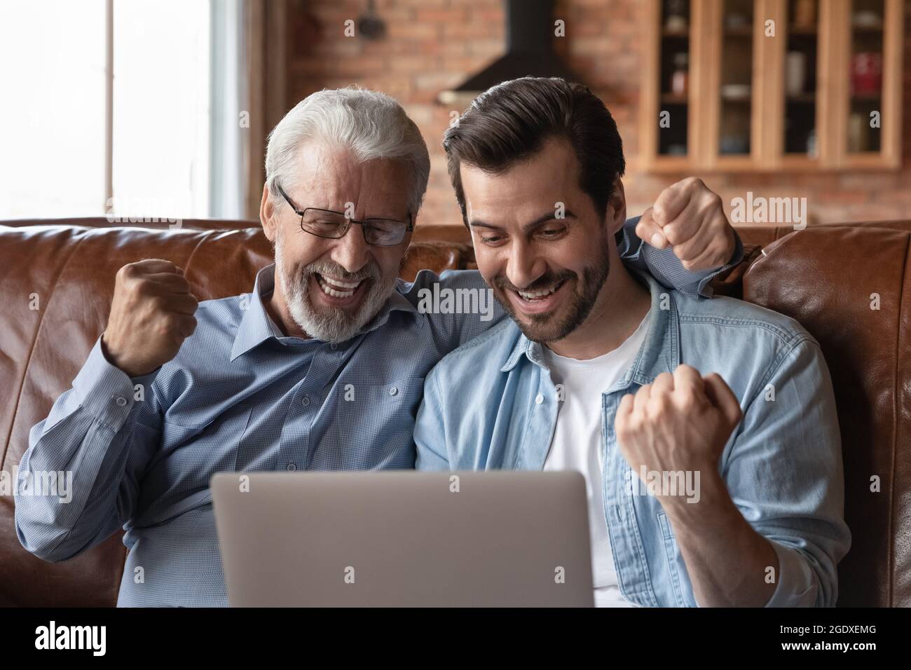 Father celebrate hi-res stock photography and images - Alamy