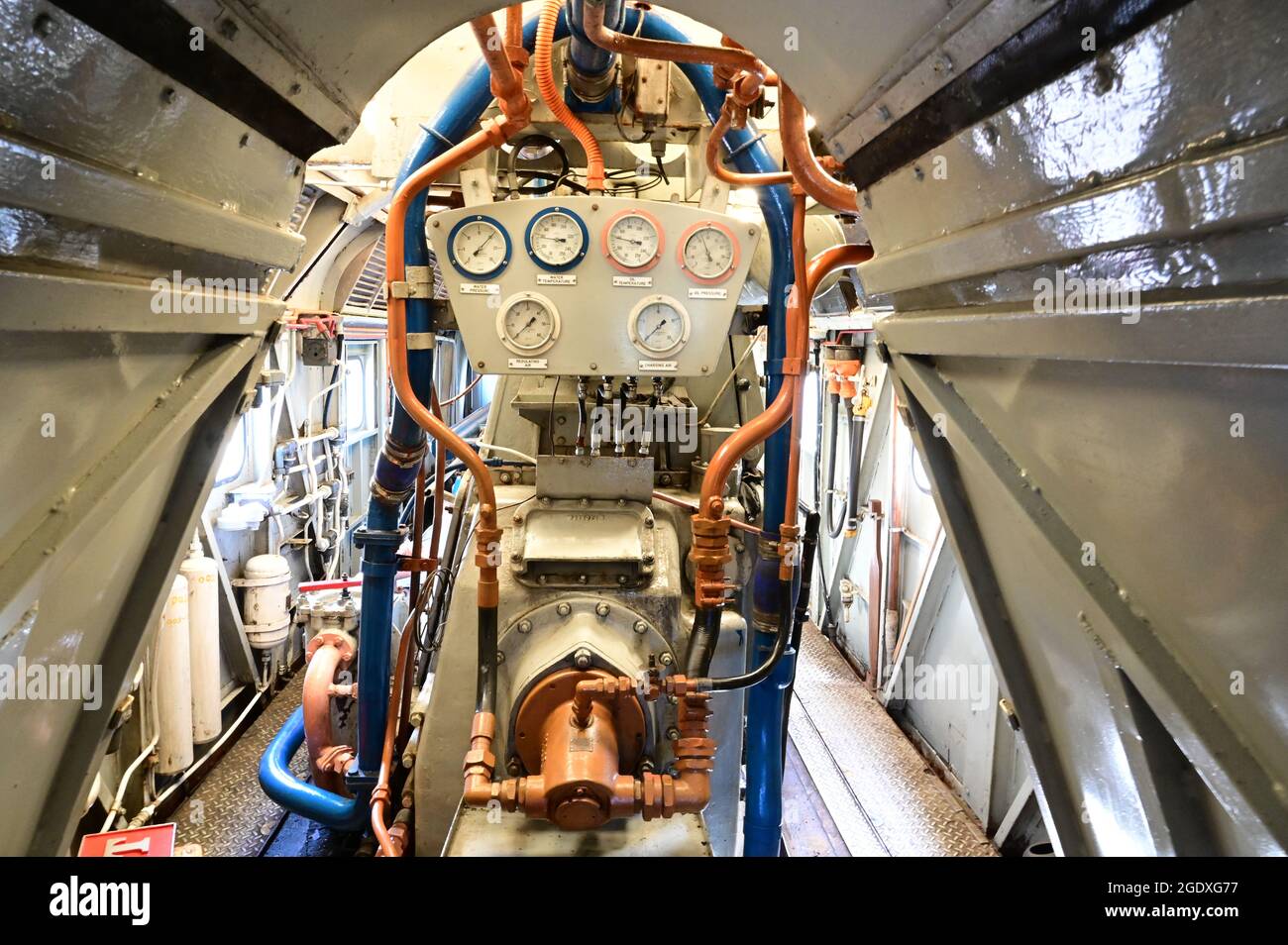 Class 33 diesel engine hi-res stock photography and images - Alamy