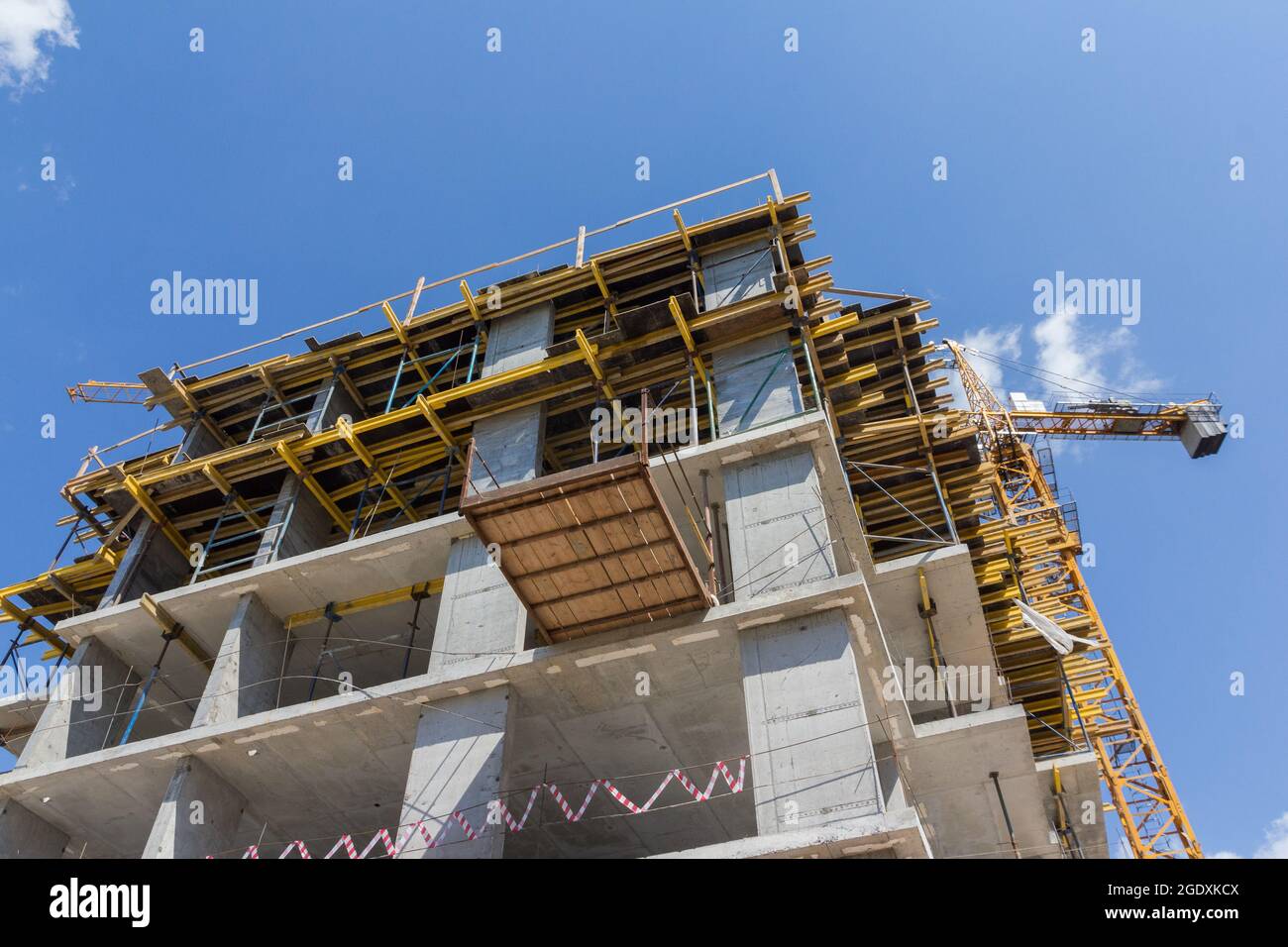 Construction of a monolithic multi-storey building. Construction of ...