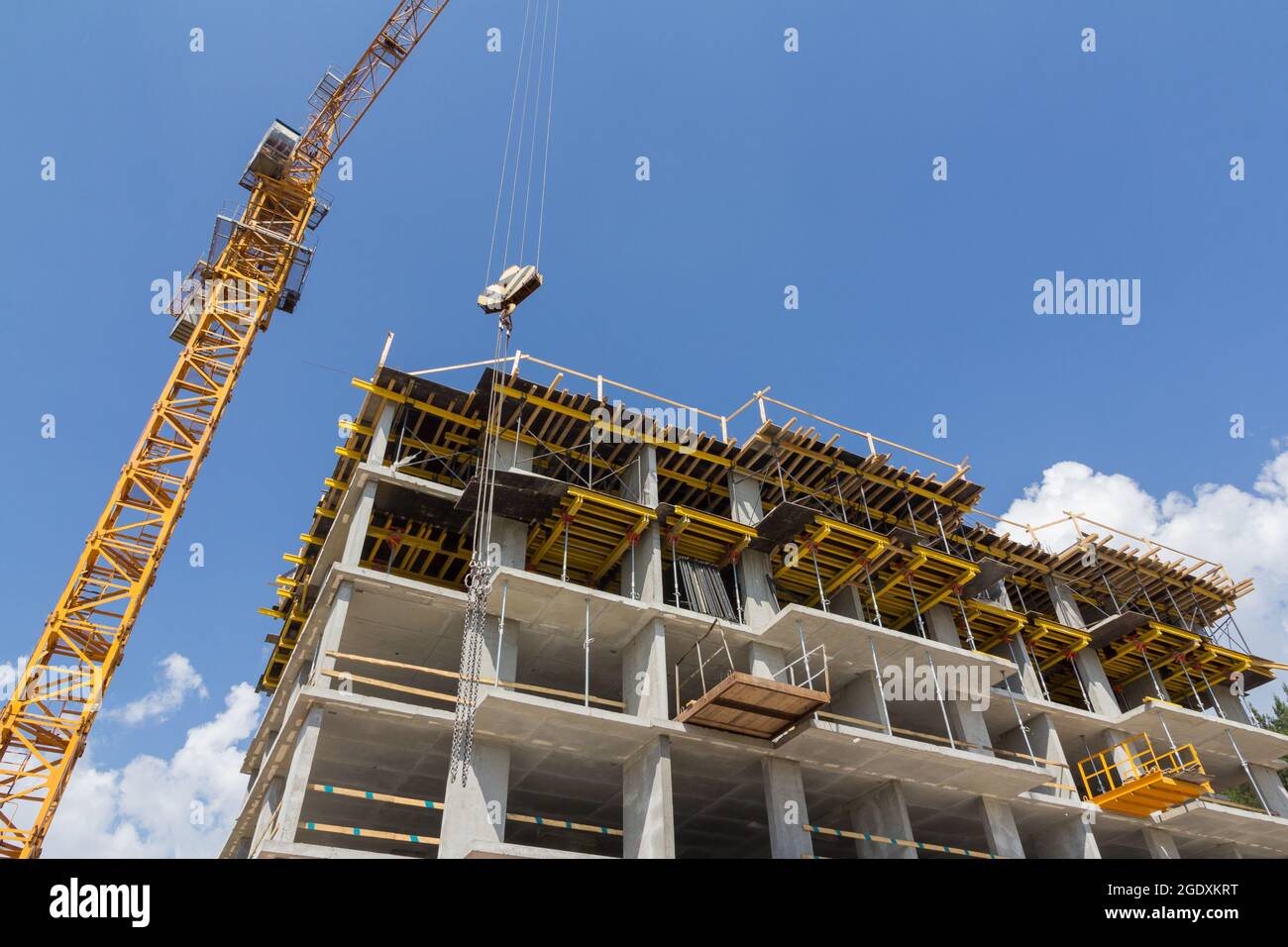 Construction of a monolithic multi-storey building. Construction of ...