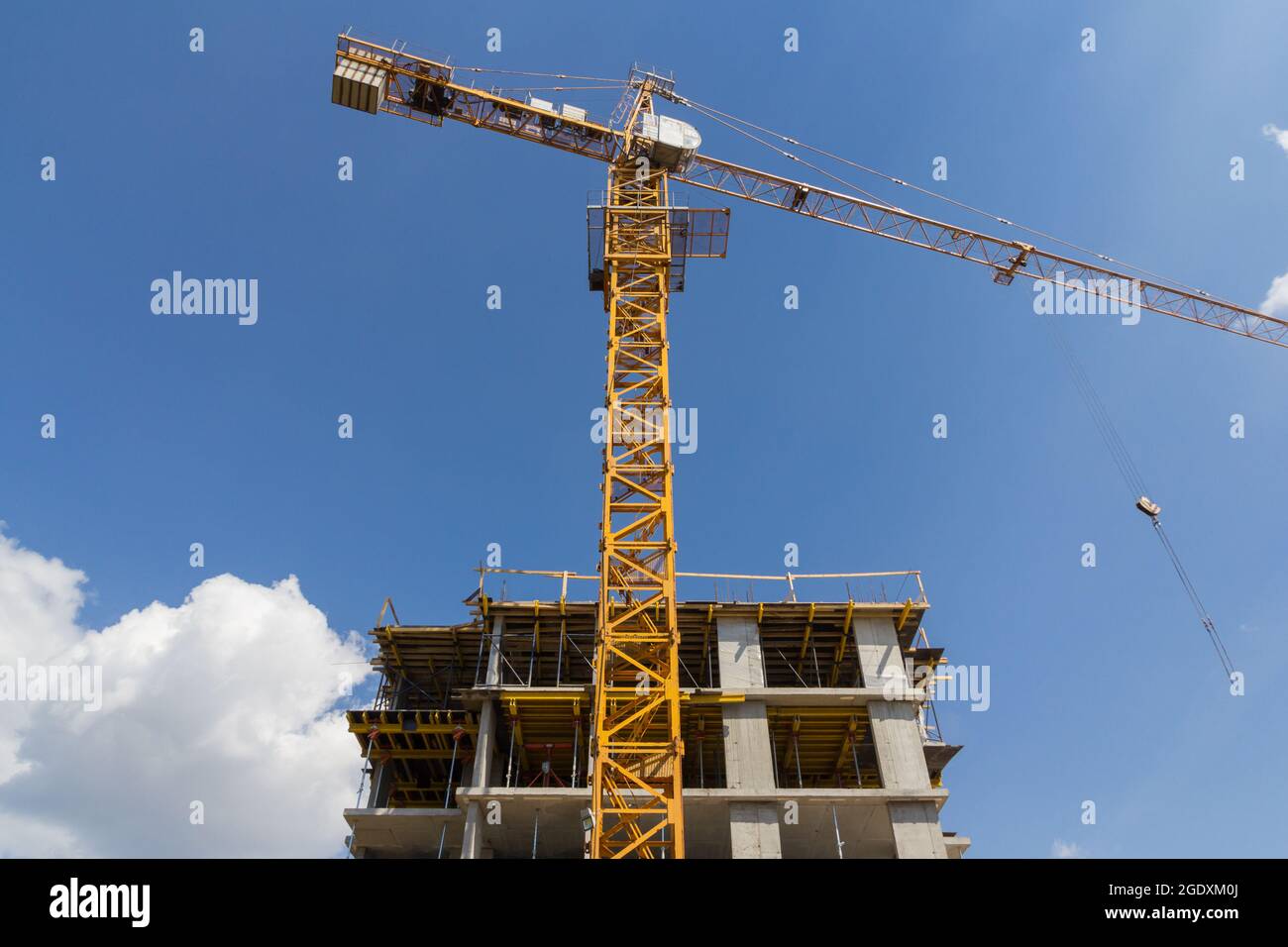 Construction of a monolithic multi-storey building. Construction of ...